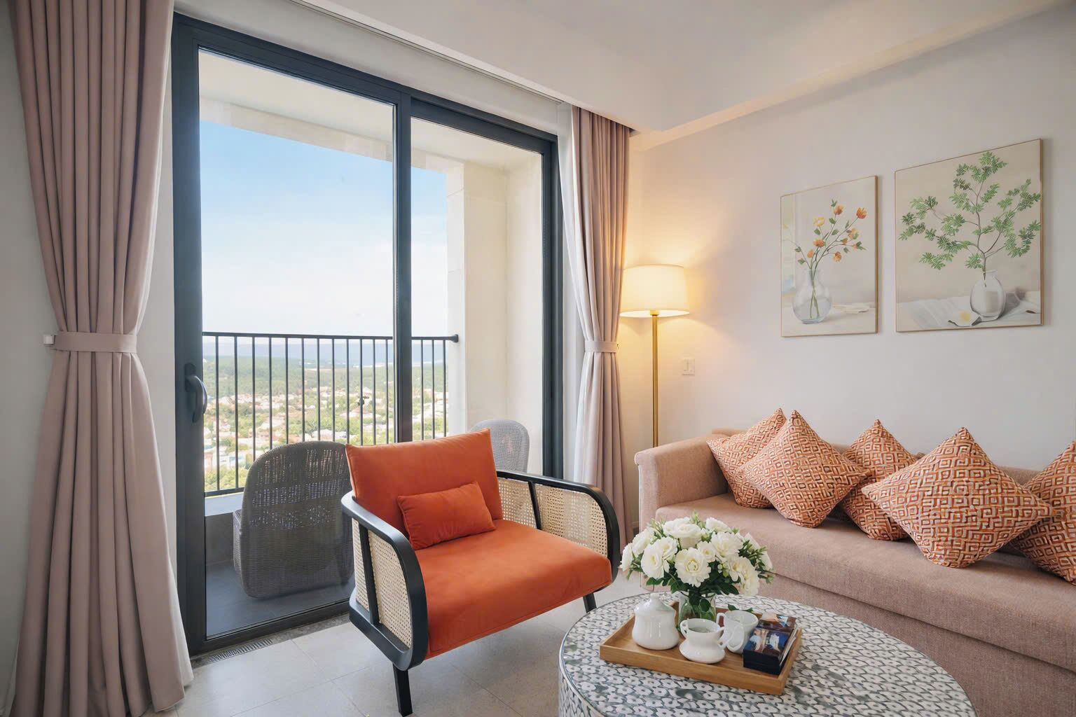 Apartamento família, sacada, vista para a montanha | Área de estar