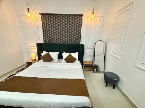 Gobravo Luxe Kapashera New Delhi - 