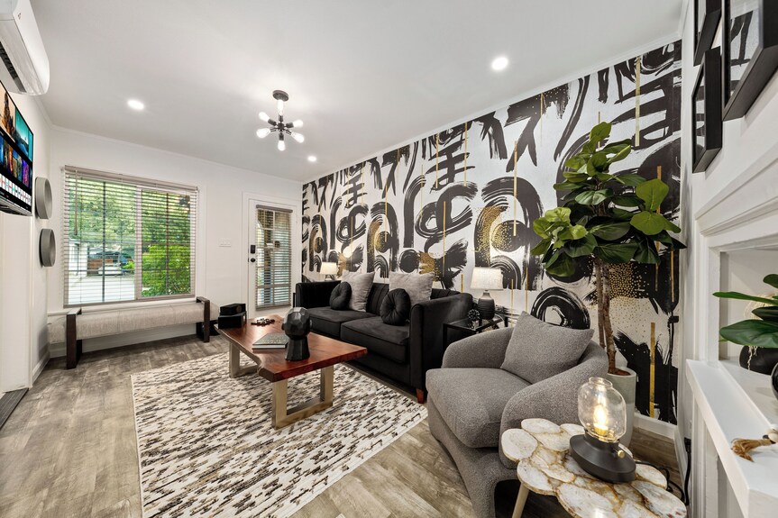 Designer Digs - Monrovia, CA