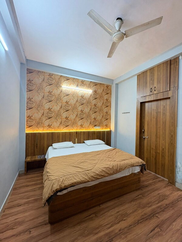 Hotel Tara Palace Near Mahakal Mandir - Ujjain