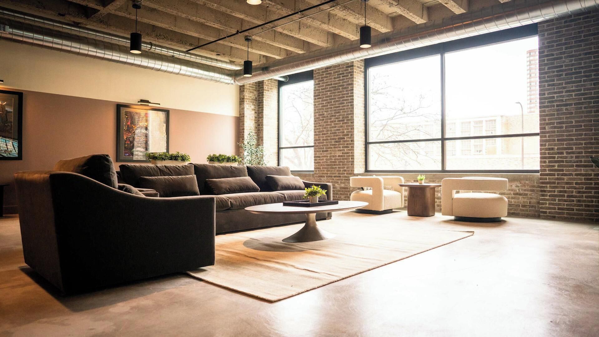 Roami At Century Plaza | High Ceiling | 1br Loft - Minneapolis, MN