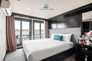 Quarto Duplo ou Twin Deluxe, vista para o mar | Secretária, Wi-fi grátis 