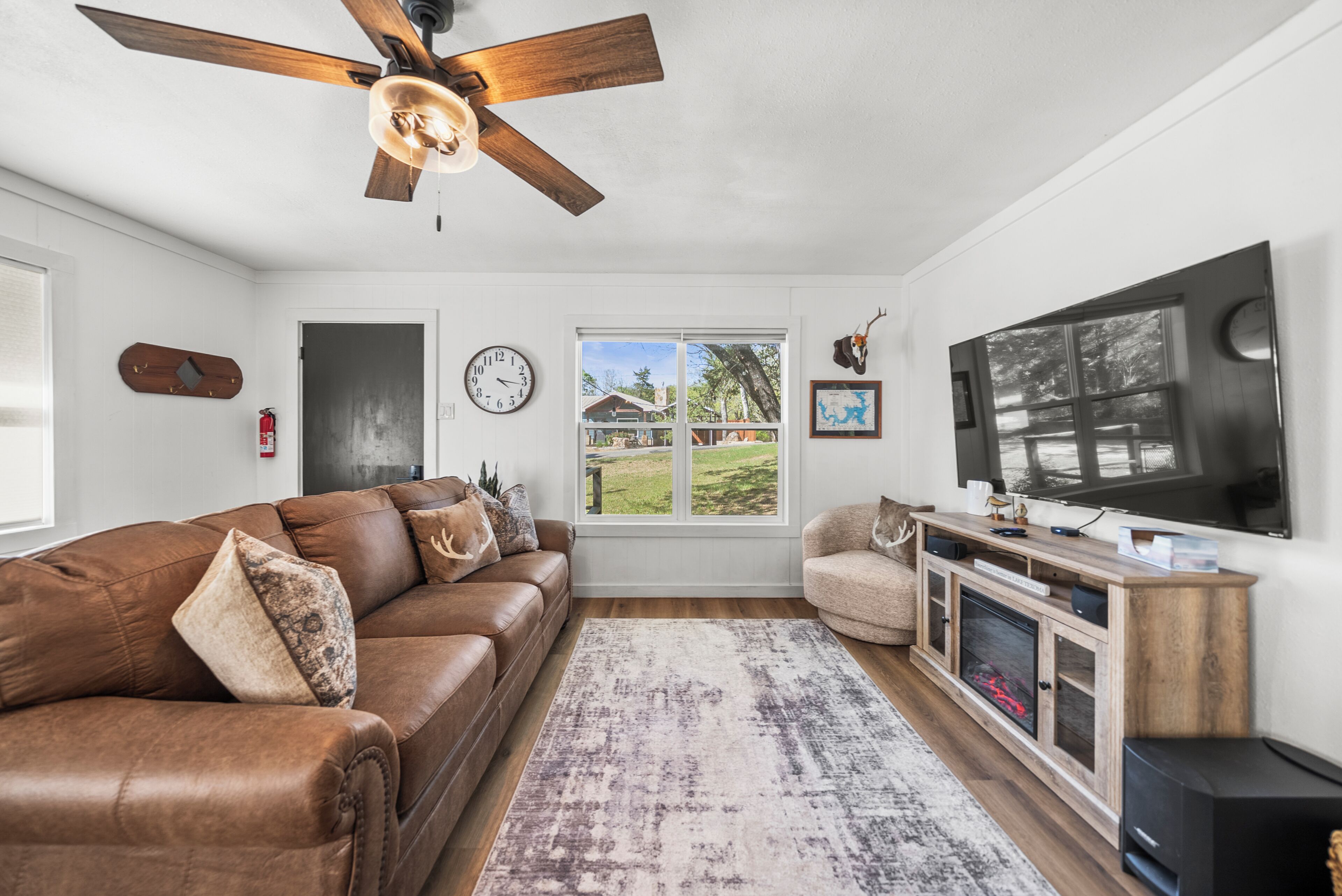 Cedar Bayou Hideaway With Hot Tub Near Lake, Trails, & Casino! Sleeps 4. - Lake Texoma