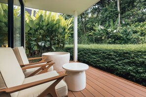 Quarto Executivo, 1 cama king-size, vista para o jardim | Terraço/pátio interior