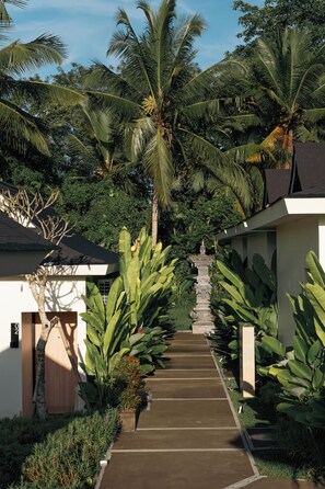 Quarto Executivo, 1 cama king-size, vista para o jardim | Terrenos do alojamento