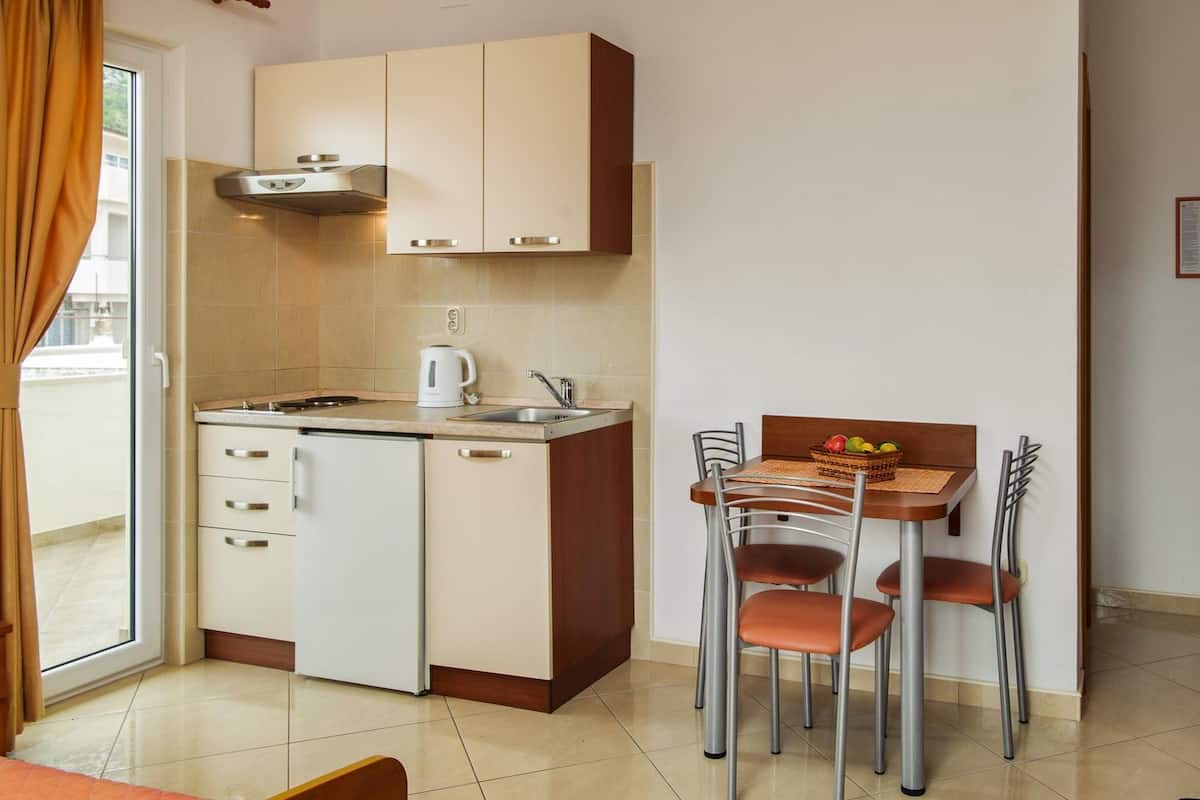 Estúdio (A6) | Cozinha privada | Uma placa de cozinha, utensílios de cozinha