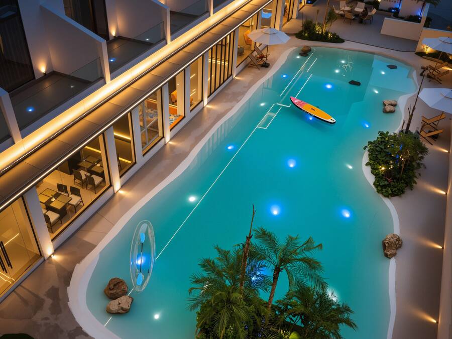 Piscina exterior, da(s) 10:00 à(s) 22:00, espreguiçadeiras