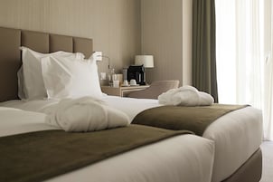Quarto Twin Standard | Cofre no quarto, cortinas/cortinados opacos, quartos insonorizados 