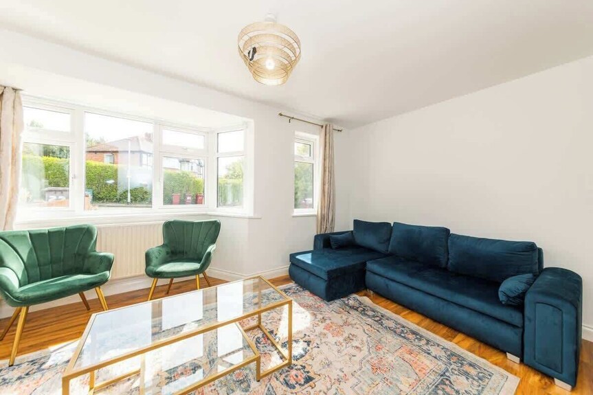 4 Beds | Free Parking | Fully Equipped Home - Reading