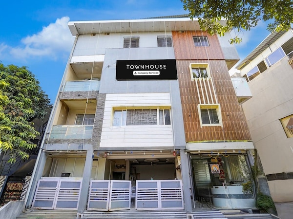 Townhouse Shri Mahakaleshwar Jyotirlinga Ujjain - Ujjain