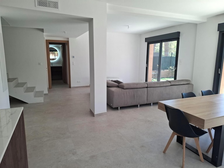 Modern Villa With Provencal Charm - Fréjus