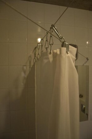 Apartamento, sacada, vista para o jardim | Banheiro