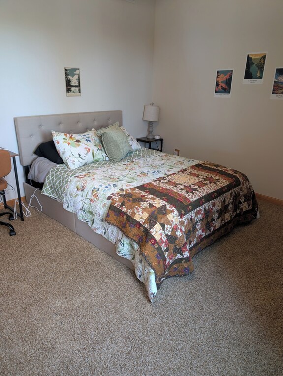 Cozy Lake Suite: Cabin Feel, City Close, Dogs Ok! - Bloomington, MN