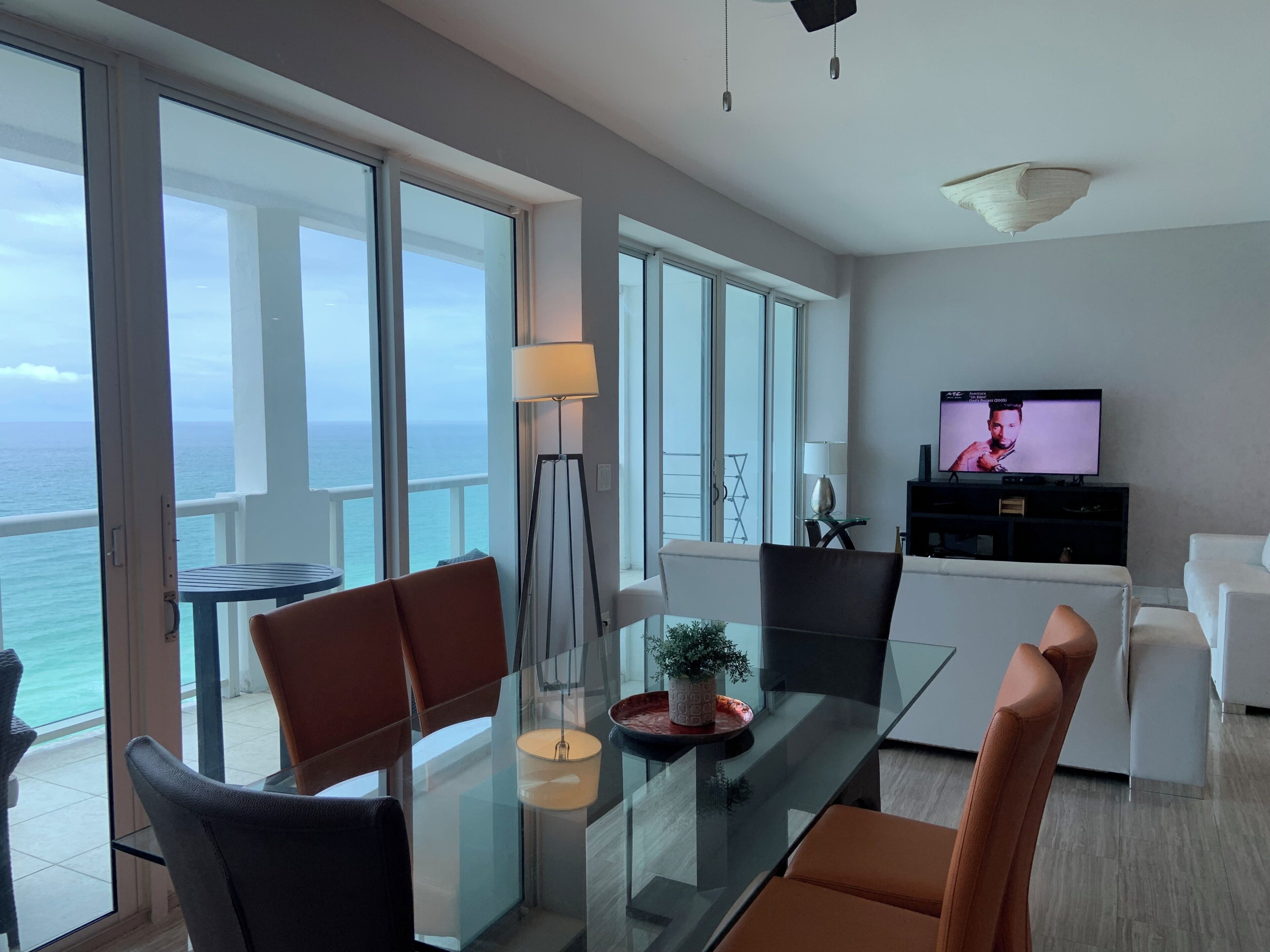 Amazing Ocean View Penthouse.  100 Foot Balcony Direct Oceanview. - Miami Beach