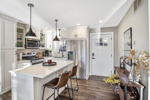 Casa, várias camas, pátio (35 Lake Villas) | Cozinha privada