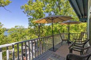 Casa, várias camas, pátio, vista para a piscina (147 Walkers Cay Dr) | Vista do quarto