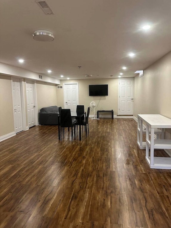 2 Bedroom 2 Full Bathroom Renovated Apartment Aprox 1500 Square Feet - Modern - Milton