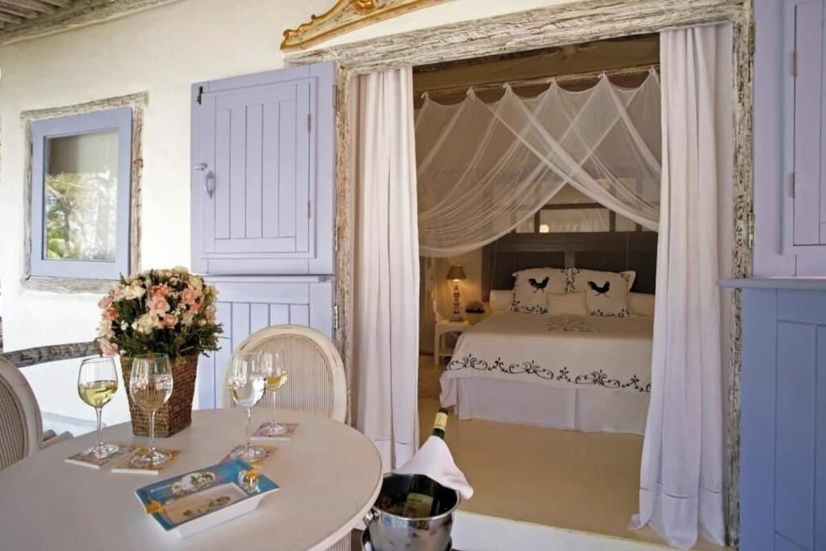 Quarto casal superior | Cofres nos quartos, ferros/tábuas de passar roupa, Wi-Fi de cortesia
