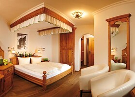 Quarto Duplo, varanda, vista para a montanha | Roupa de alta qualidade, camas de colchão viscoelástico, Wi-fi grátis