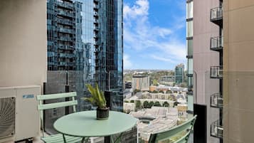 Apartamento standard, 3 quartos, sacada | Sacada