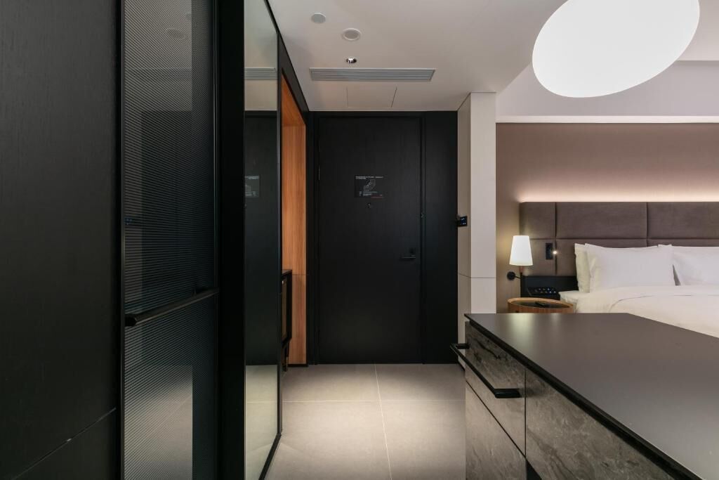 Quarto Twin Superior, Vista para a cidade | Edredões de penas, minibar grátis, secretária 