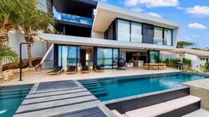 Apartamento de Luxo, piscina privativa, vista para o oceano | Piscina | 2 piscinas exteriores 