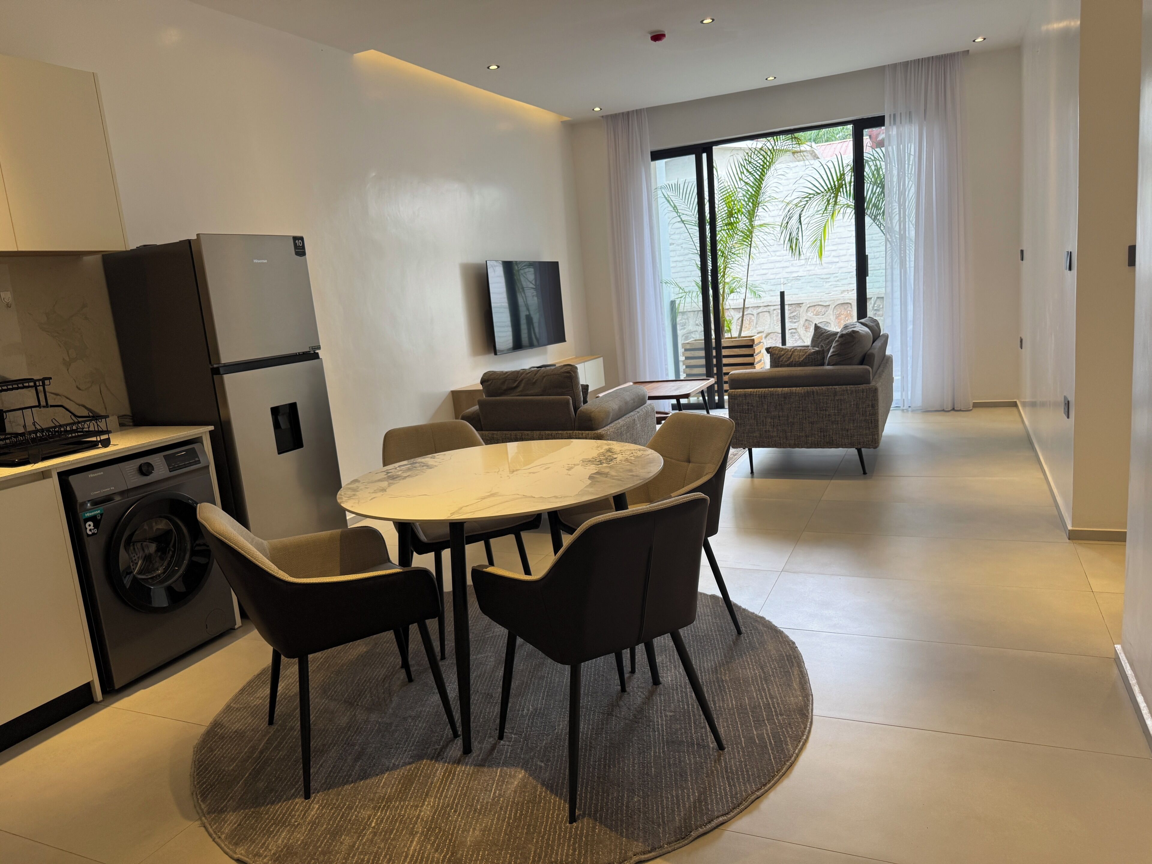 Apartamento | Secretária adequada para computadores portáteis, ferro/tábua de engomar 