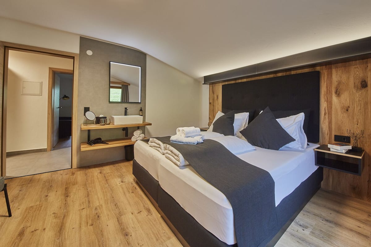 Condo luxo, vista para a montanha