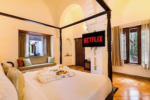 Villa Deluxe, vista para o lago | Ferro/tábua de engomar, Wi-fi grátis 