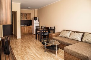 Apartamento Clássico, 1 quarto, varanda | Secretária adequada para computadores portáteis