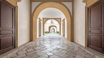 Apartamento, 5 quartos, varanda | Interior