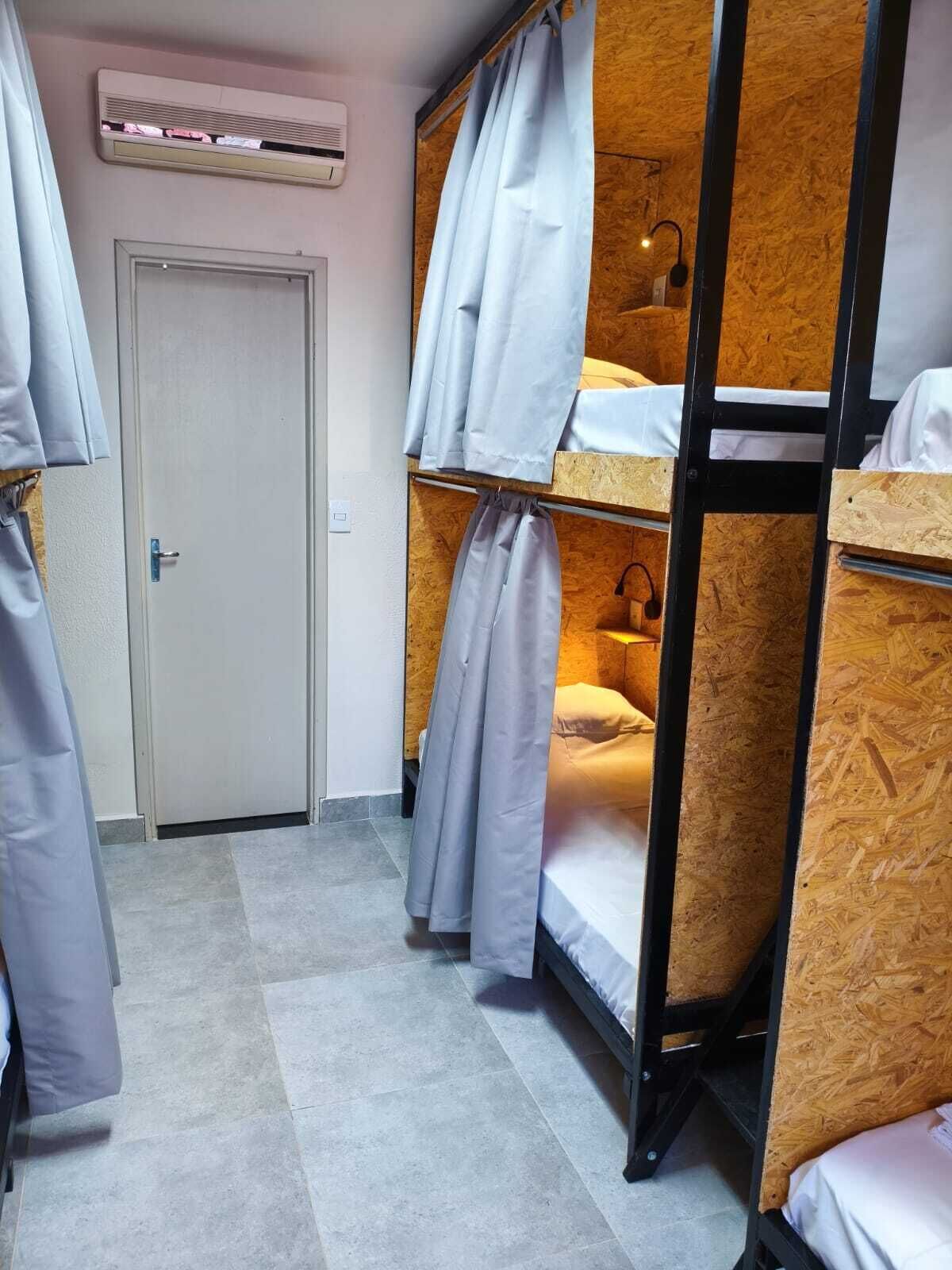 Dormitório compartilhado clássico, somente para mulheres