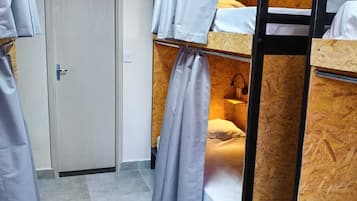 Dormitório compartilhado clássico, somente para mulheres