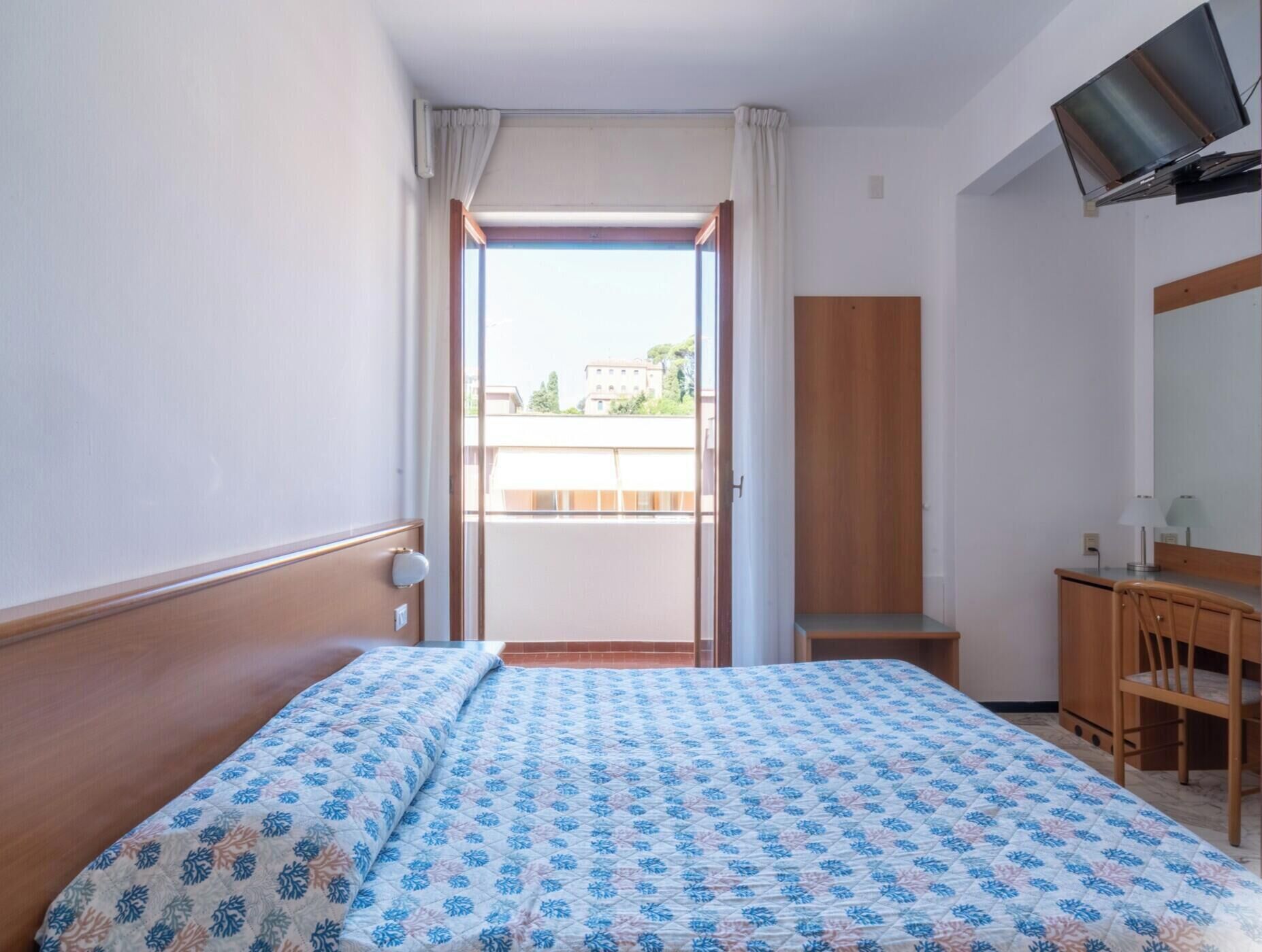 Minibar, cofre no quarto, Wi-fi grátis, roupa de cama fornecida 