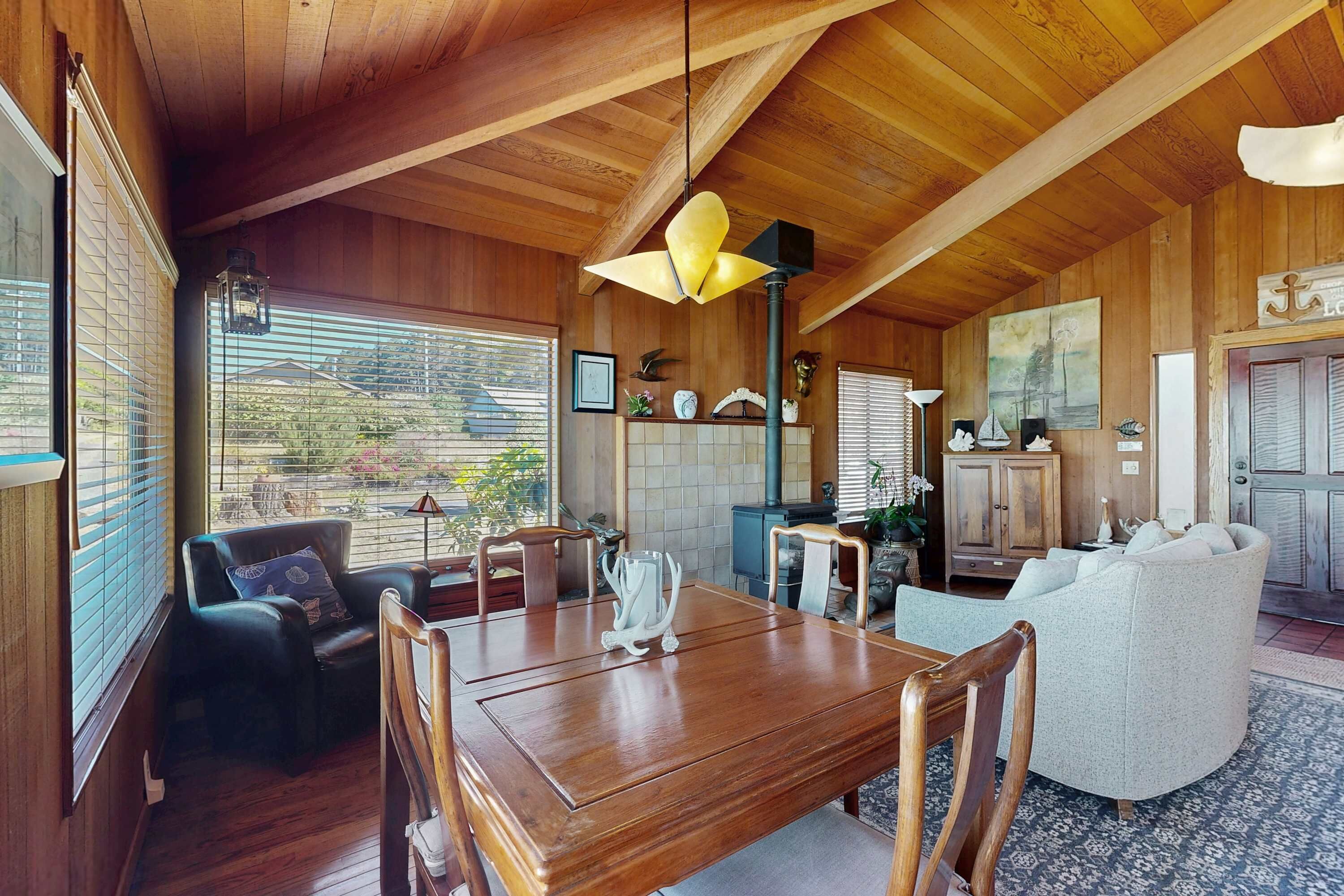 Gualala 1br + Loft Home With Partial Ocean Views  Walk To Town - Gualala, CA