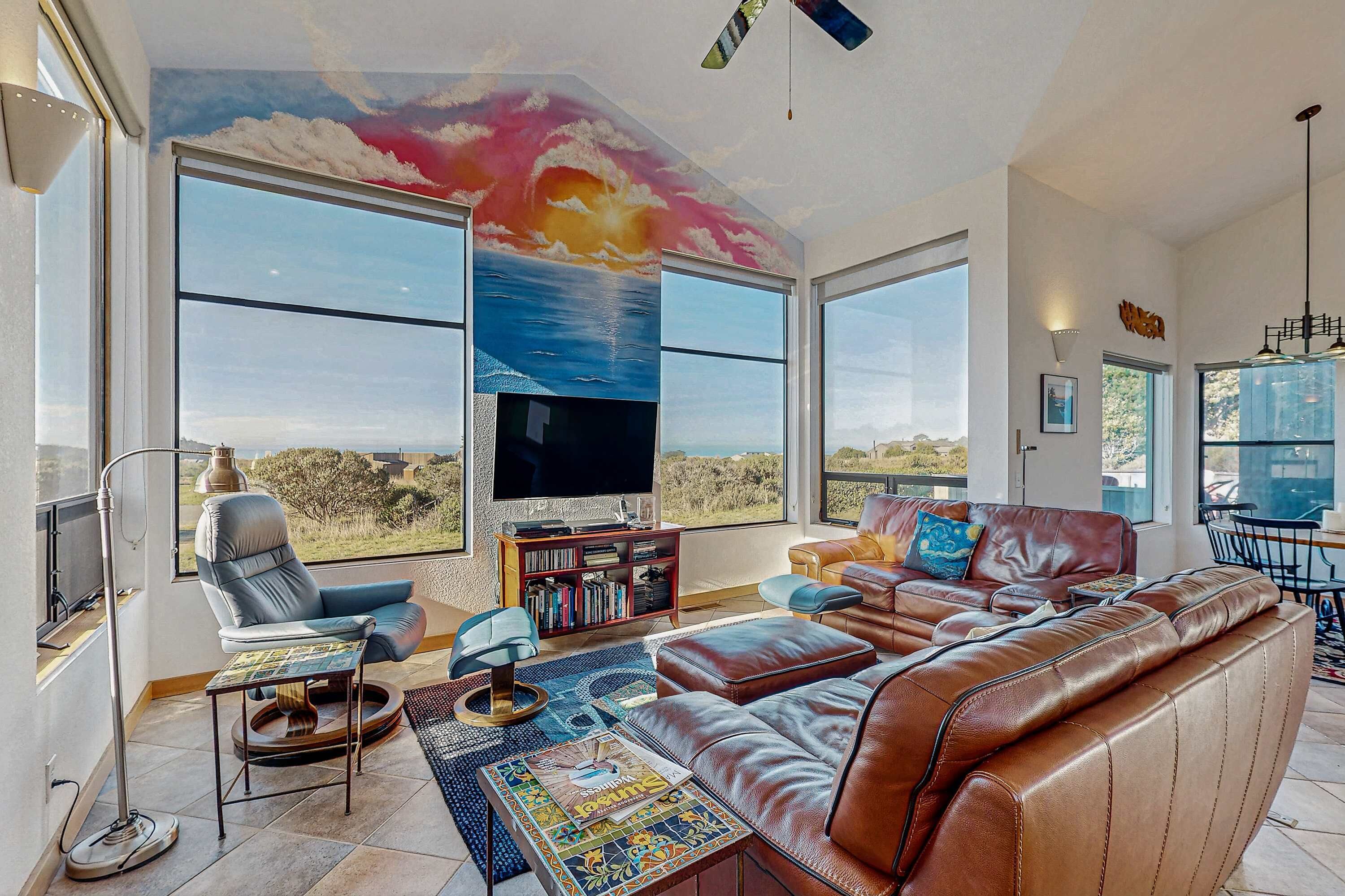 Sea Ranch 2br Ocean-view Home With Hot Tub Near Walk On Beach - Sea Ranch, CA