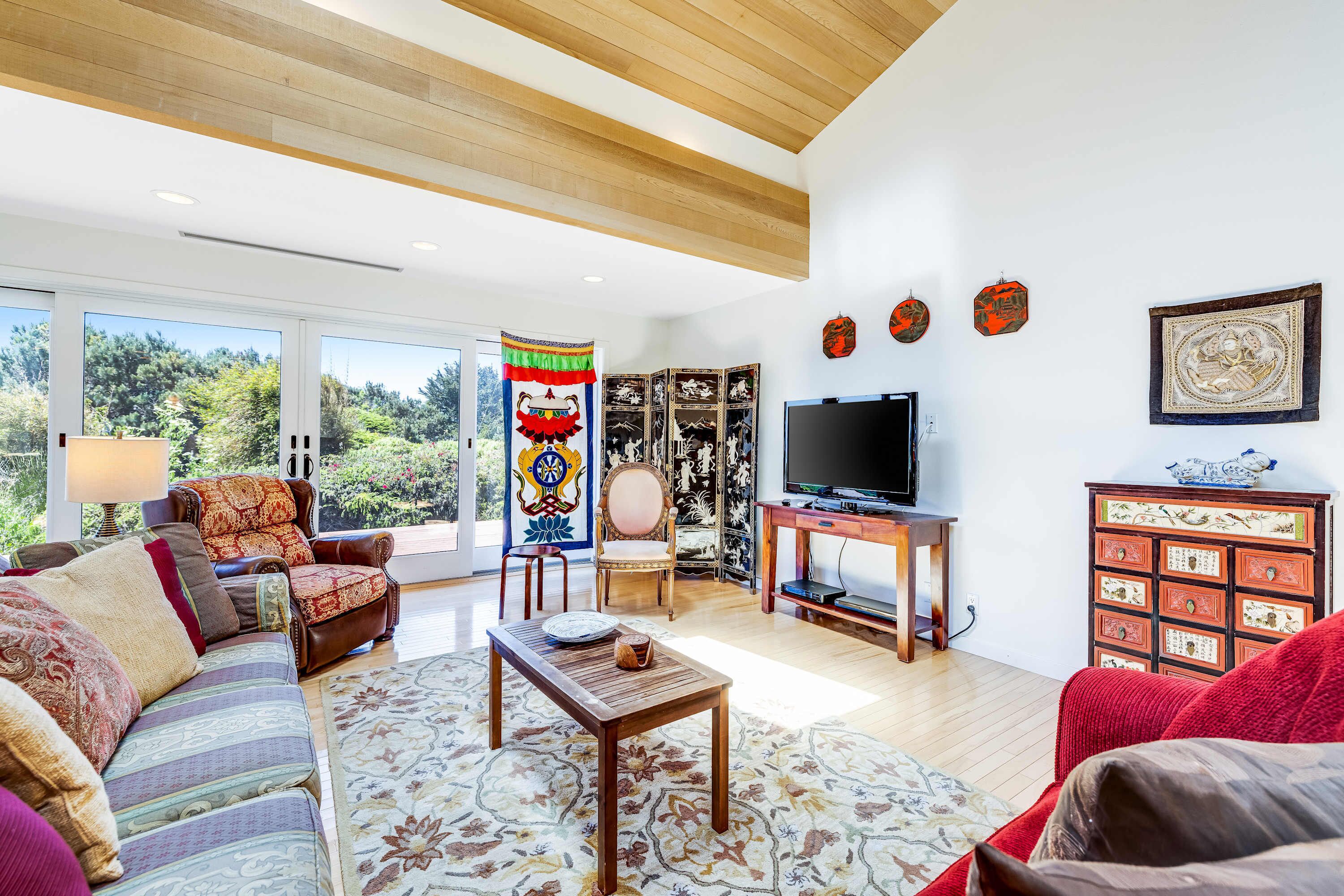 Gualala 3br Ocean-view Home With Hot Tub  Walk To Cooks Beach - Gualala, CA