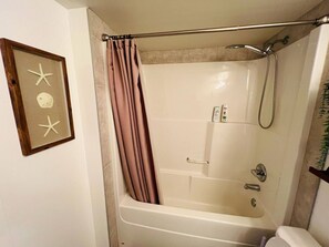 Apartamento, 2 quartos, acessível, lareira | Casa de banho