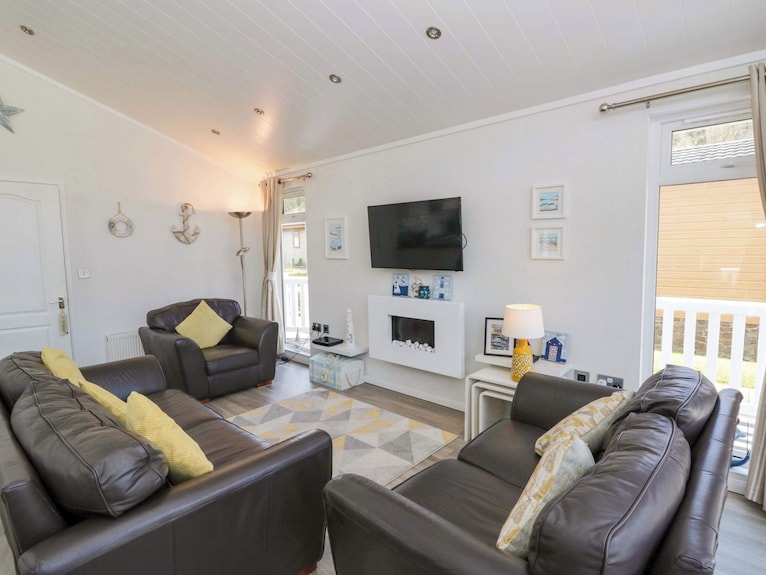 Erisa - Charming Home In Stepaside - Pembrokeshire