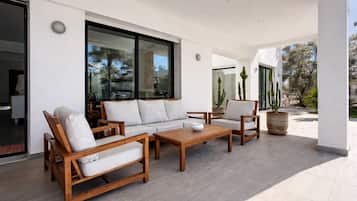 Villa, 4 quartos, piscina privativa, vista para o jardim | Sala