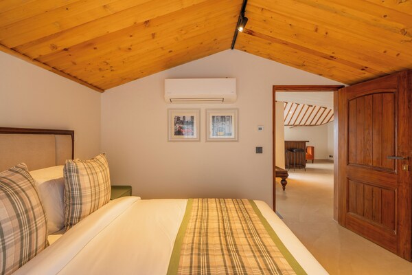 Elivaas Privé Royce Cottage 4bhk Villa - Kasauli