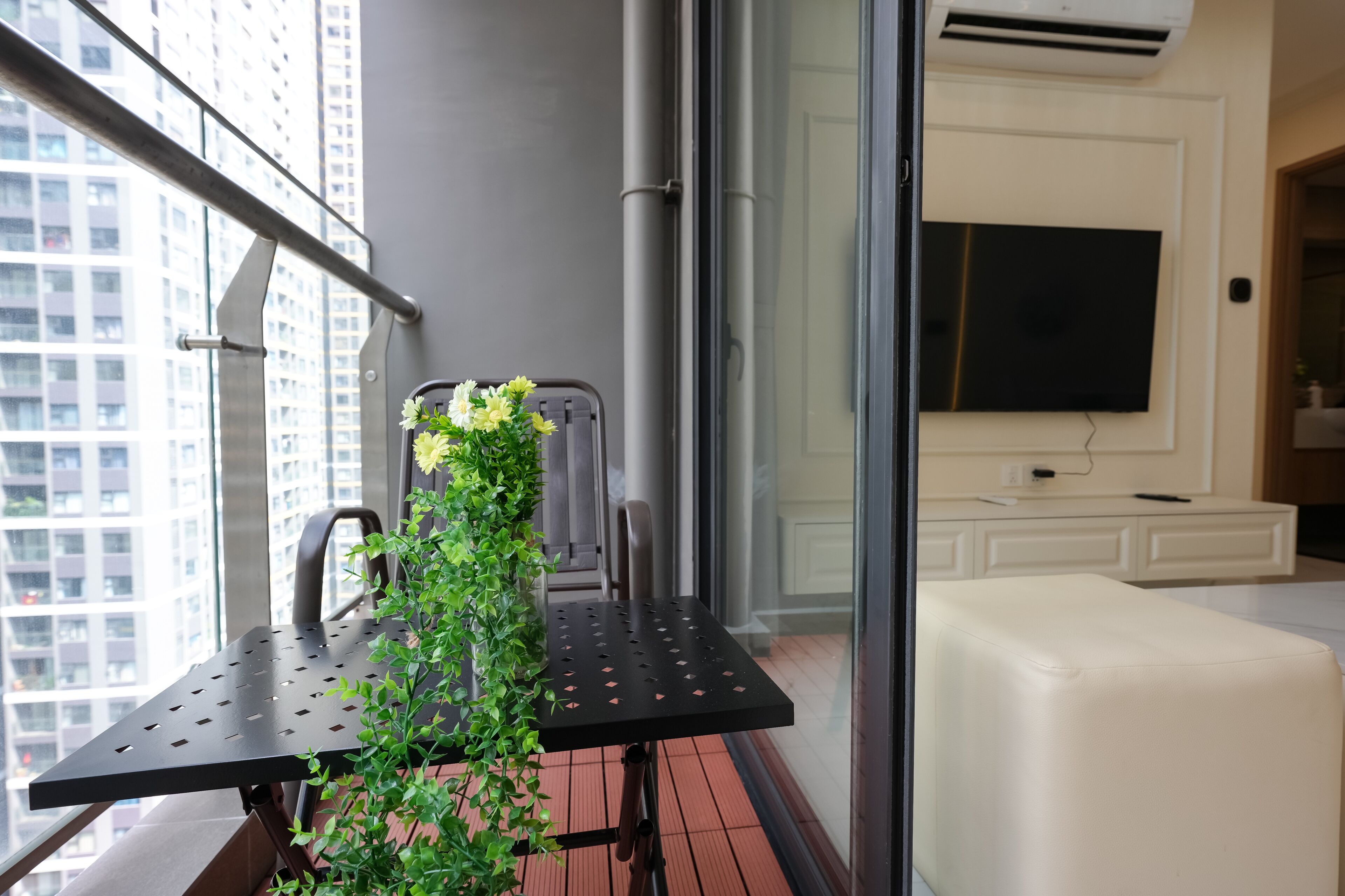 Apartamento, 3 quartos, vista para a piscina | Sacada