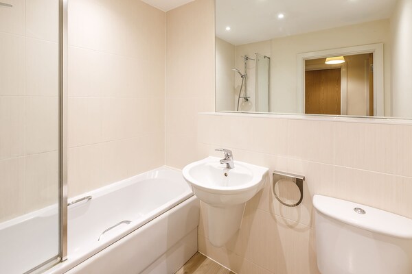 Host Stay Linden Homes - 레드힐