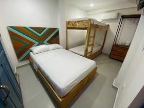 Quarto Quádruplo Familiar