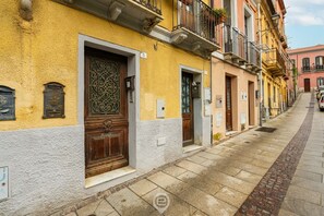 Fara 38 Urban Escape in Cagliari | Best Rates & Deals on Orbitz
