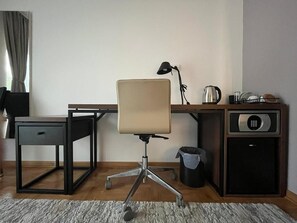 Quarto Duplo Deluxe, varanda, vista para a colina | Interior