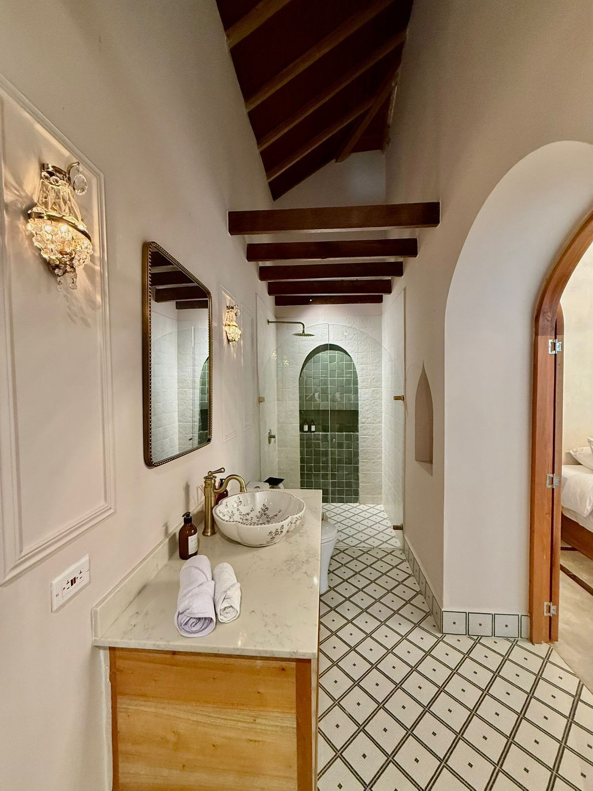 Quarto Premium | Casa de banho | Um secador de cabelo, toalhas fornecidas, sabão, champô 