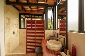 Vila, 4 quartos | Wi-Fi de cortesia, roupa de cama