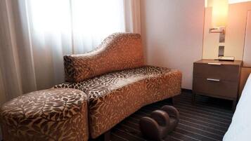 Quarto Twin Standard, Vista para a cidade | Interior