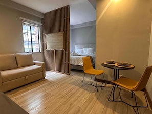 Quarto Superior | Edredões de penas, cofre no quarto, com mobília individualizada